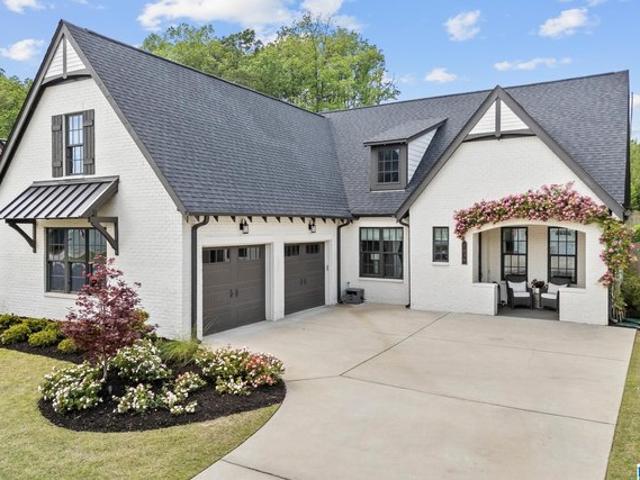 7036 Sunny Ln, Hoover, AL 35244