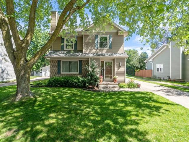 7037 Hickory Ln, Urbandale, IA 50322