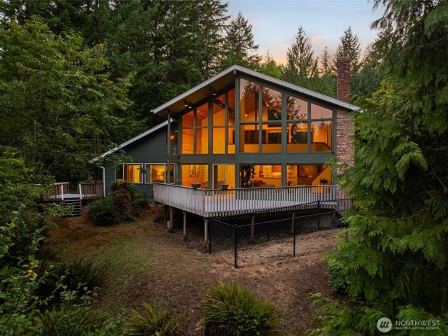 7038 Foothill Loop SW
