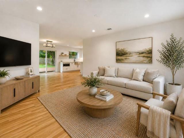 7039 Bucknell Dr, Dallas, TX 75214 | MLS #21256 | Compass