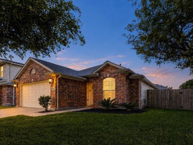 7039 Primrose Rd, Baytown, TX 77521