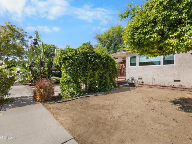 7039 Sylvia Ave, Reseda, CA 91335 | MLS #226002 VC