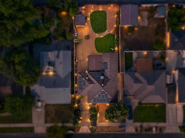 7039 Sylvia Avenue