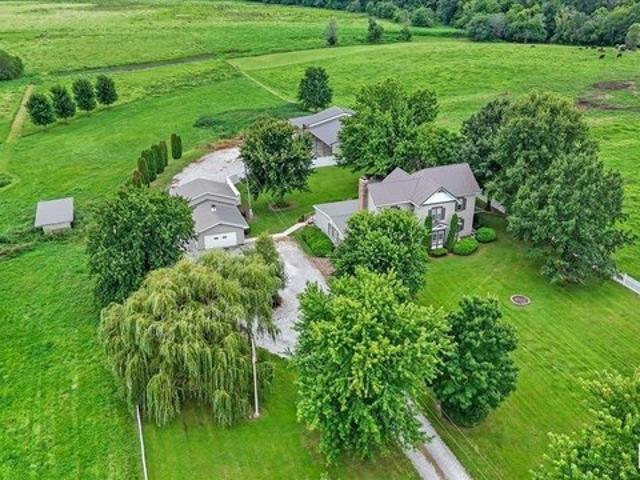 7030 Mansion Rd, Chatham, IL 62629