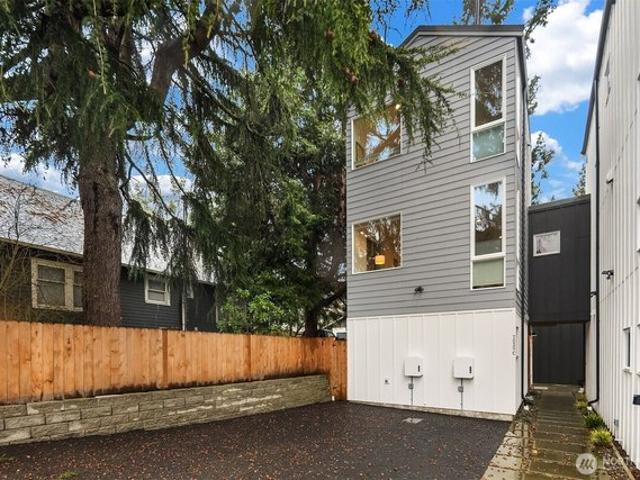7030 Mary Ave NW Unit C, Seattle, WA 98117