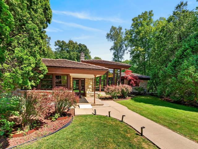 7030 N Lake Dr