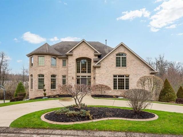 7031 Pinehurst Dr, Presto, PA 15142