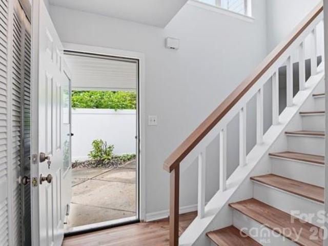 7031 Stonington Lane