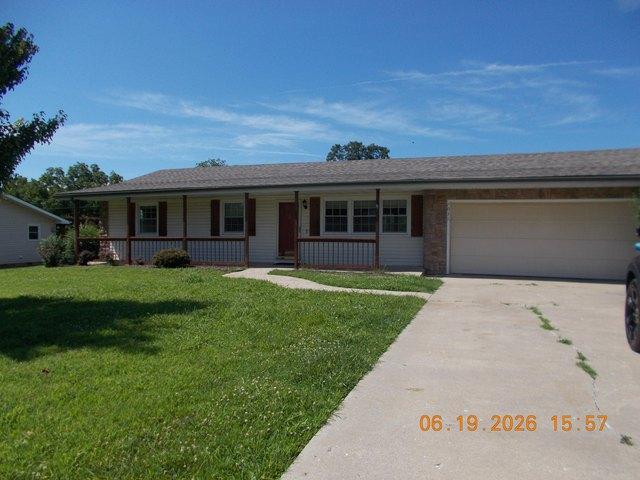 7031 W Lone Oak St, Springfield, MO 65803