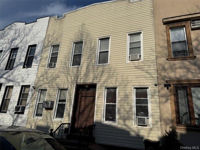 7031 67th Pl, Glendale, NY 11385