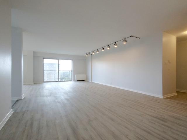 7033 N KEDZIE Avenue # 1408