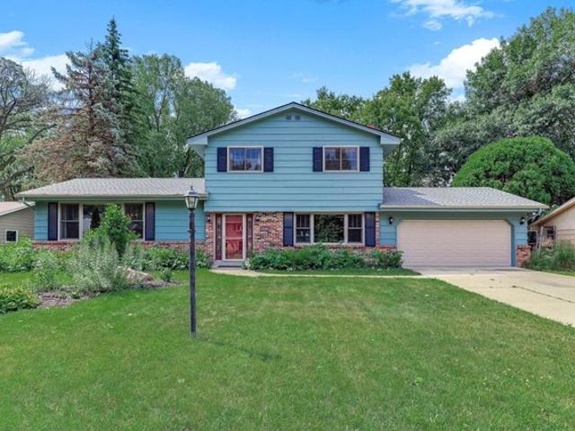 7033 Courtly Rd, Woodbury, MN 55125