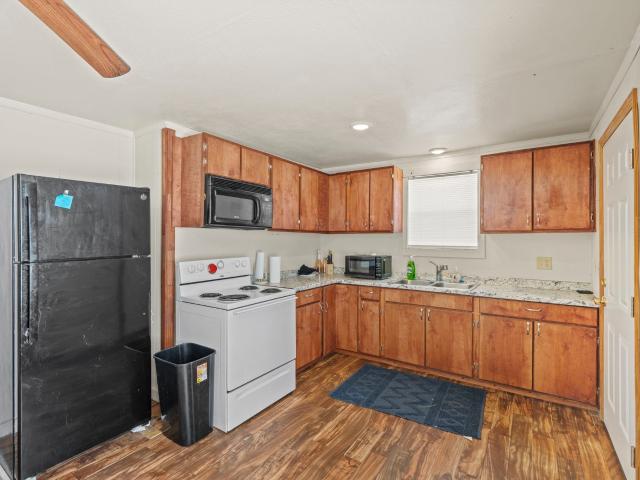 7033 fm county road 957