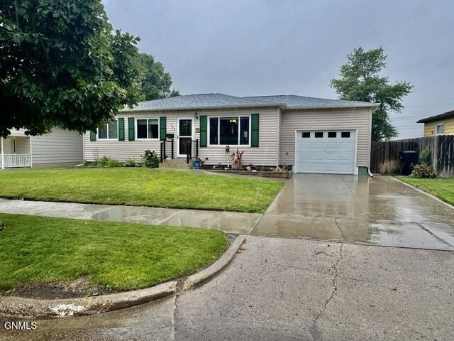 703 17th Ave W, Williston, ND 58801