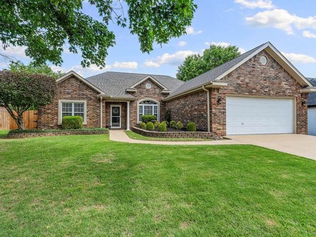 703 Cornell St, Bentonville, AR 72712