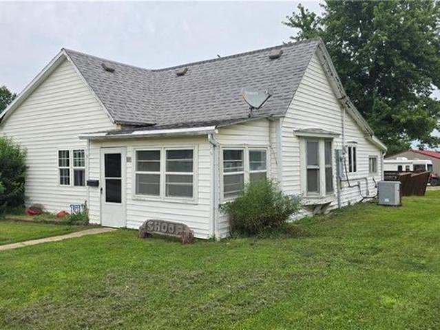 703 Chicago St, Chillicothe, MO 64601
