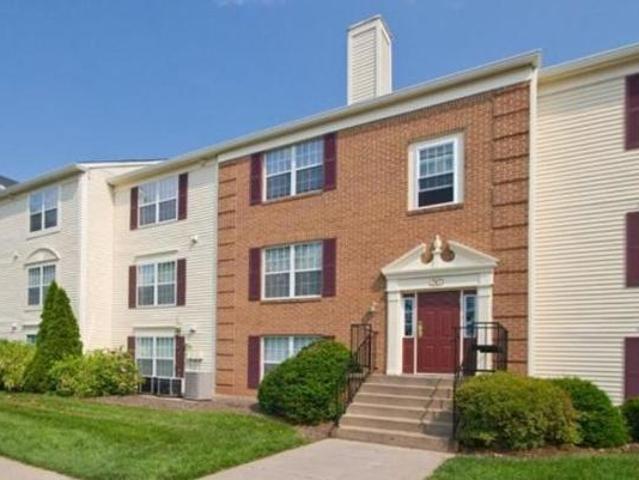 703 Clark Ct NE Leesburg, VA 20176
