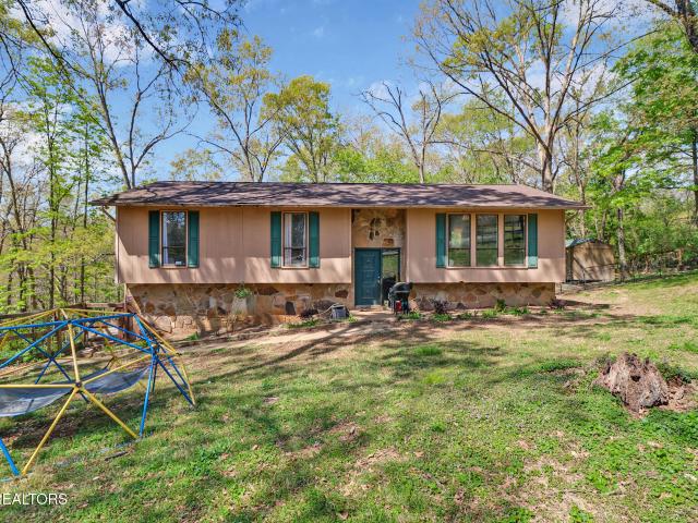 703 Crestview Drive