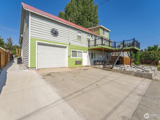 703 Boetzkes Avenue