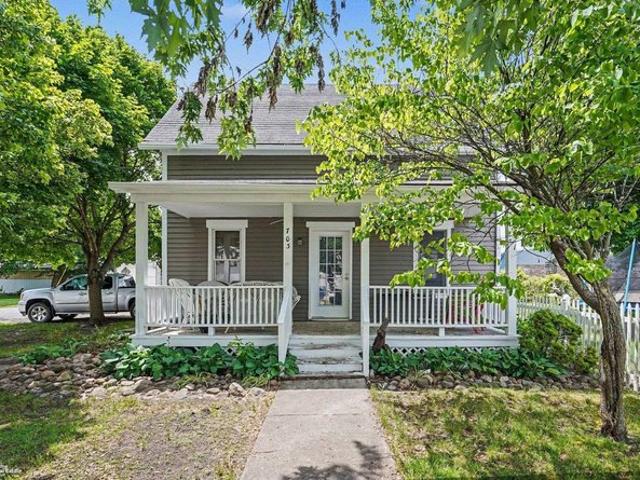 703 Brady St, Chesaning, MI 48616