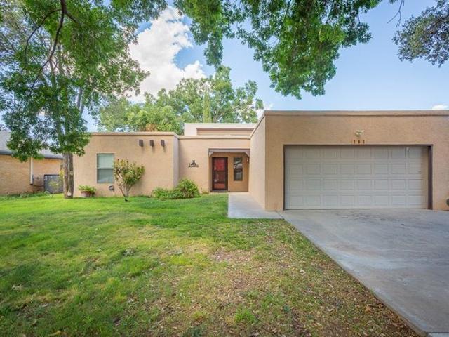703 Garden Pl, Roswell, NM 88201