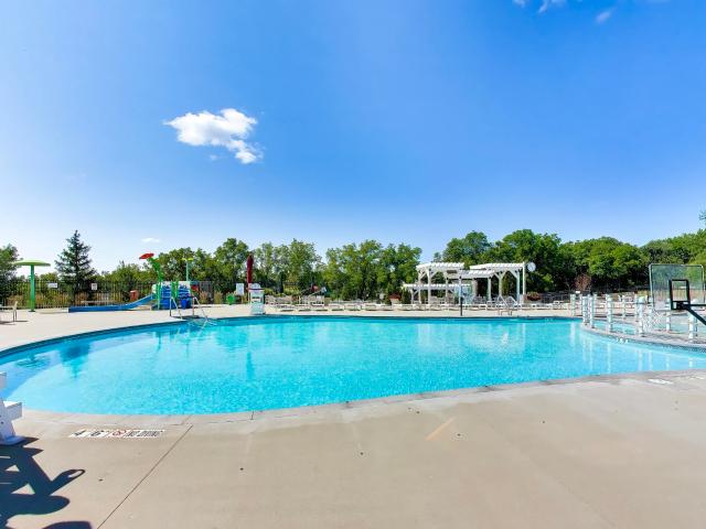703 Greenview Cir, Unit 37