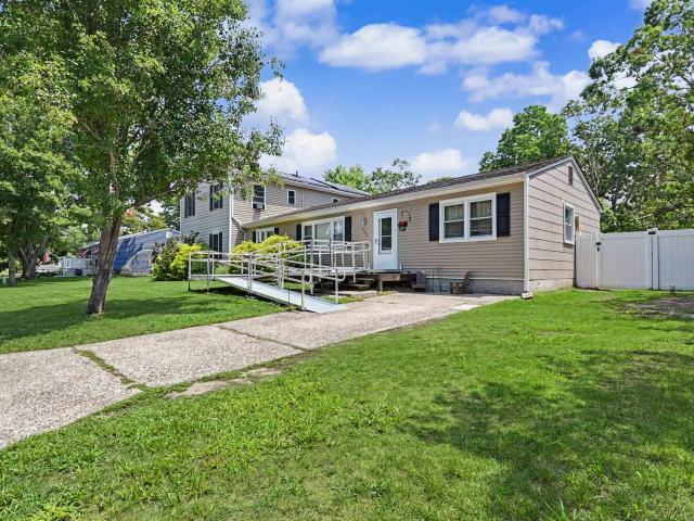 703 David Ln