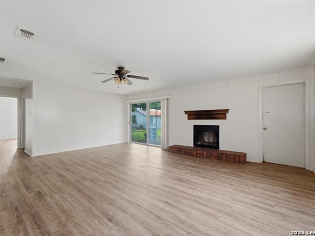703 E Weinert