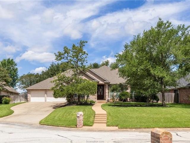 703 Kingsmill Ct, College Station, TX 77845
