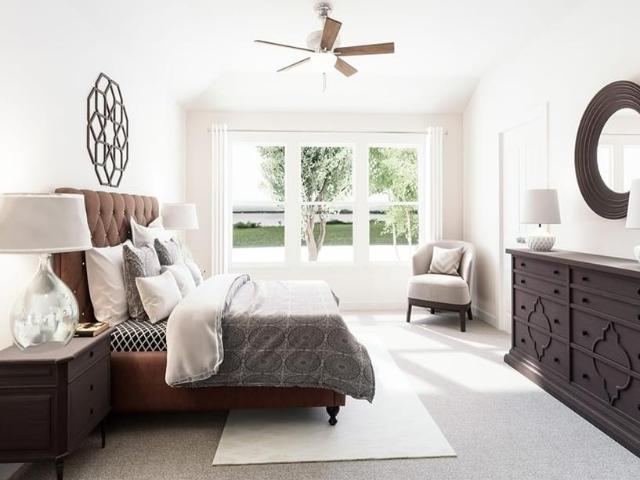 703 Iris Circle