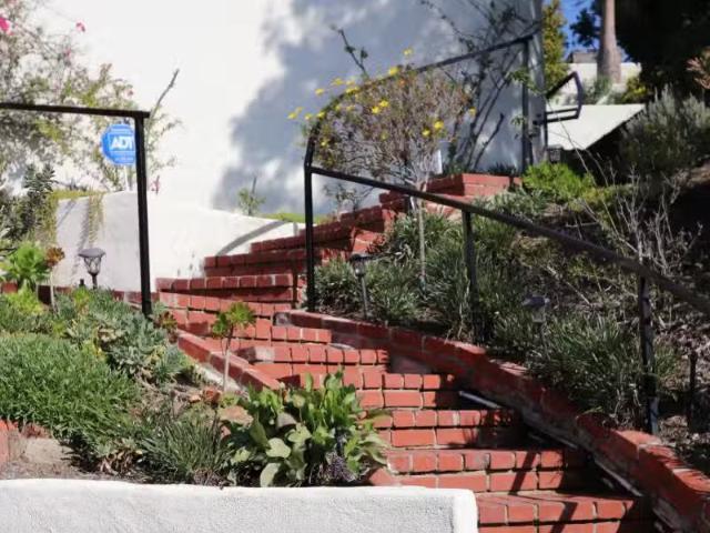 703 Luton Dr, Glendale, CA 91206