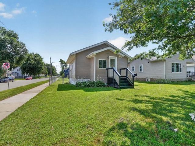 703 Magnolia Pkwy, Waterloo, IA 50701