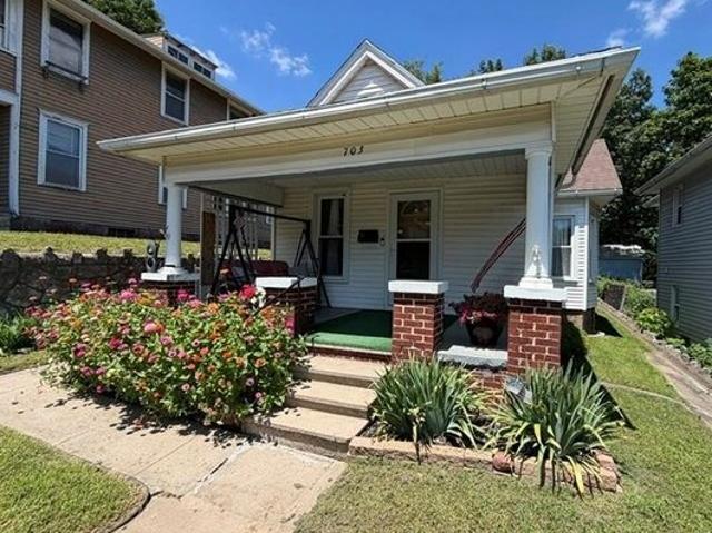 703 McDonald St, Saint Joseph, MO 64505