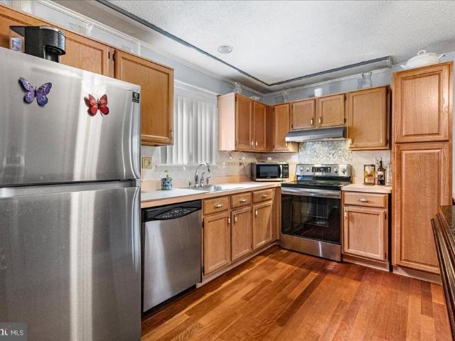 703 Meadow Woods