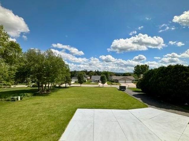 703 Meadowview Lane