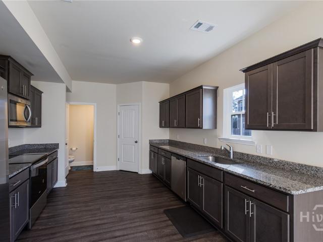 703 Mill Creek Cir, Hinesville, GA 31313 | MLS #SA343992