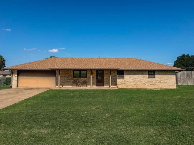 703 N Vernon Ave, Hinton, OK 73047