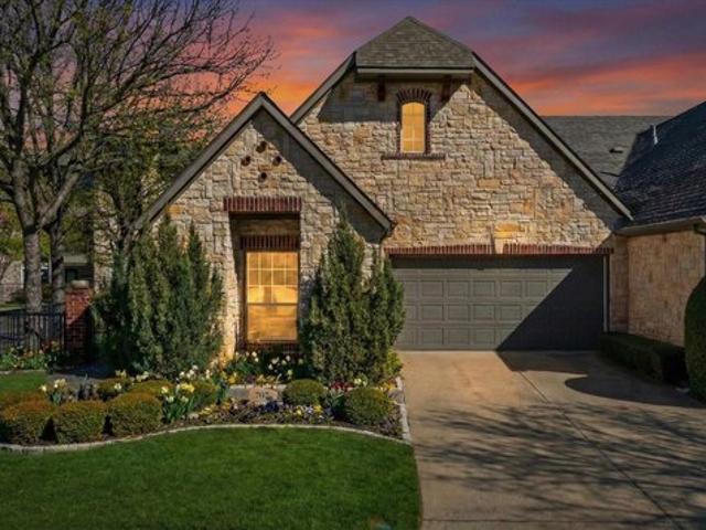 703 N Avalon Ct, Granbury, TX 76048