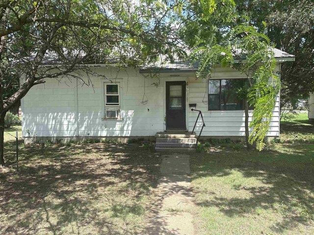 703 N Exchange St, Saint John, KS 67576