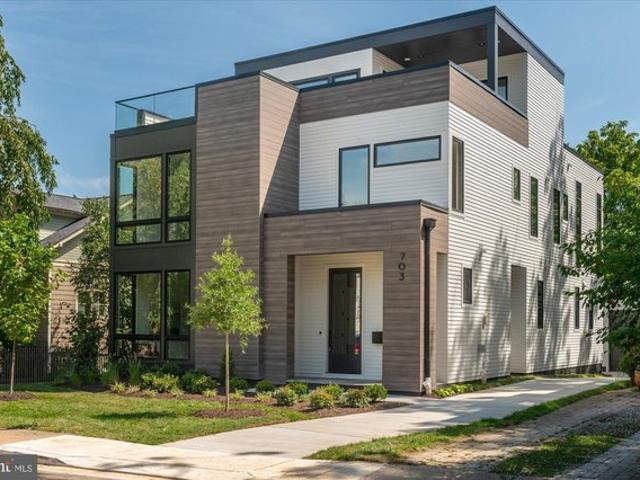 703 N Jackson St, Arlington, VA 22201