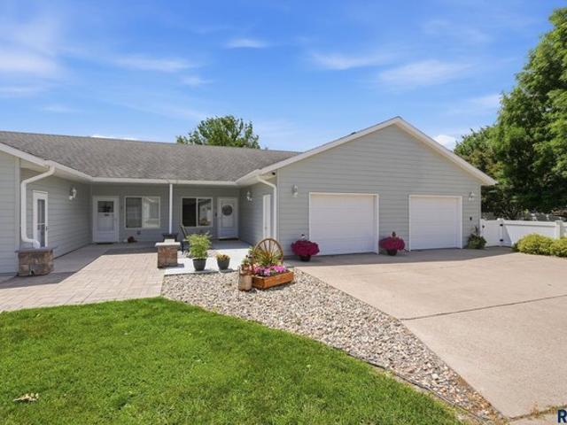 703 N Mundt Ave Unit 3, Hartford, SD 57033