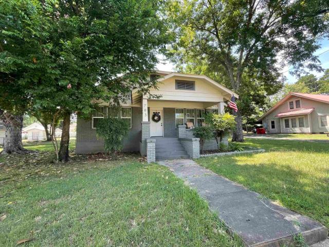 703 N Oak