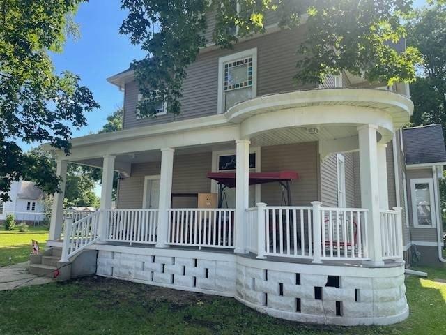 703 S Main St, Jacksonville, IL 62650