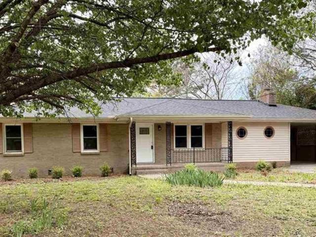 703 Sandpiper Dr, Hartsville, SC 29550