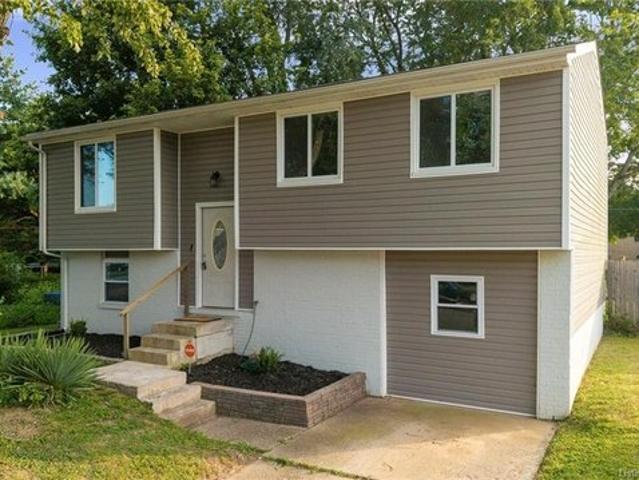 703 Saratoga Dr, Jeffersonville, IN 47130