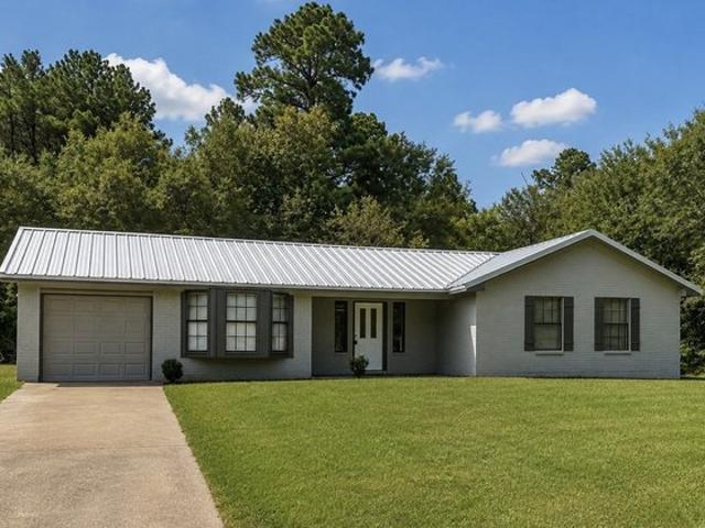 703 Sterling Ct, Crockett, TX 75835
