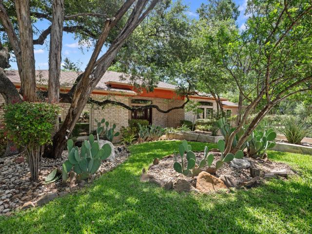 703 Palos Verdes Dr