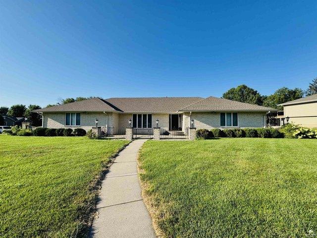 703 Parkway St, Clay Center, KS 67432
