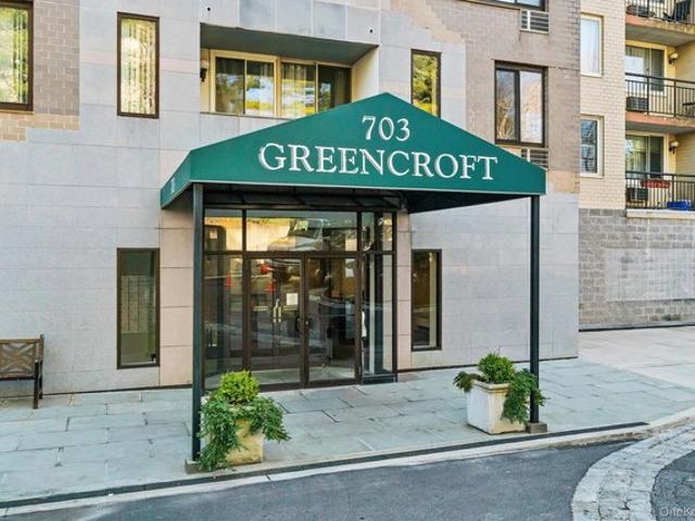 703 Pelham Rd Apt 301, New Rochelle, NY 10805