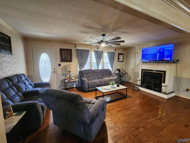 703 Rock Cliff Road